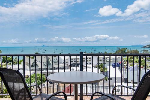 Ocean View Apartment 14 Kids Stay Free - Airlie Beach