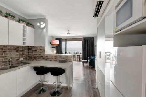 Ocean View 16a Studio Pool & Spa Wi-fi Kids Stay Free - 艾爾利海灘