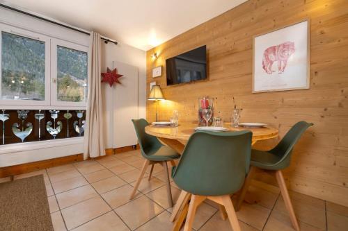 Petit Social Cozy Sleeps 4 Mountain View 300m Lift - Chamonix-Mont-Blanc