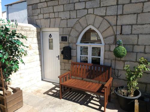 Dormouse 18th Century Holiday Cottage - Weymouth, UK