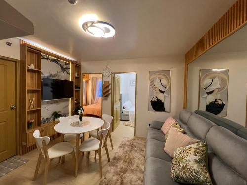 Bright & Cozy 2br - Sea View At Marina Spatial - Dumaguete