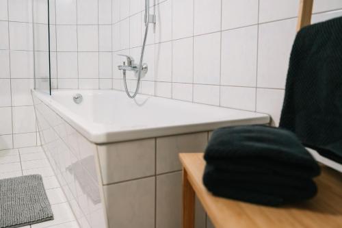 Anger17-1, Zentrales 2-zimmer-apartment In Dessau - Dessau