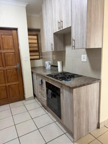 Your Easy Stay Or Tambo - Kempton Park