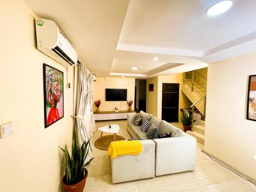 The Yellow Throw House - Lagos