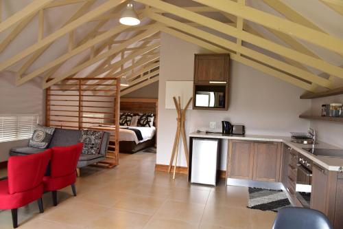 Highlands Retreat Loft Unit In Highland Gate Golf And Trout 1135 - Dullstroom