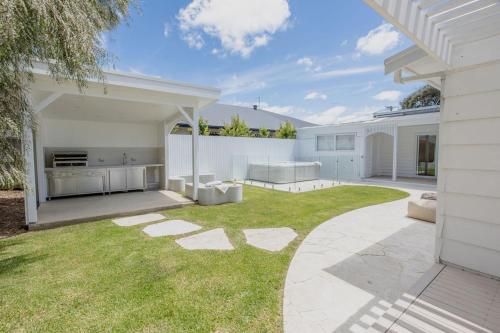 Coastal Waters - Spa, Sleeps 8, Newly Renovated - Geelong