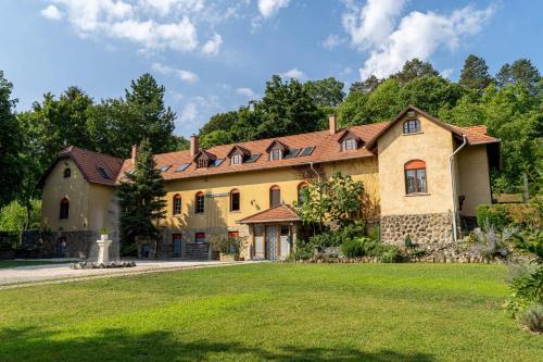 Manor House On The Danube Bend - 匈牙利