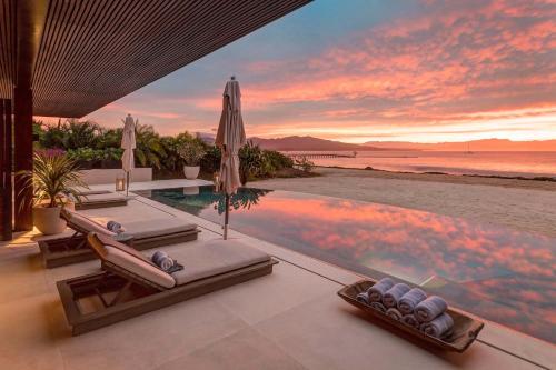 Beachfront Villa With Butler And Private Pool - Punta Mita
