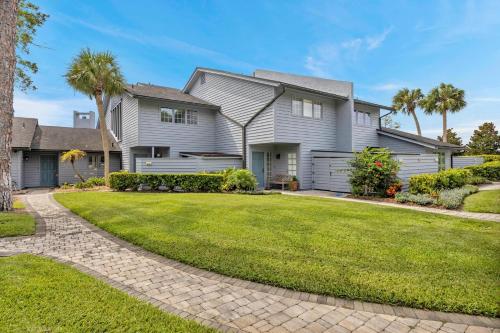 Beachy Vibes - 2br W Lake Views & Screened Sunroom - Cabana Beach Club, Ponte Vedra Beach