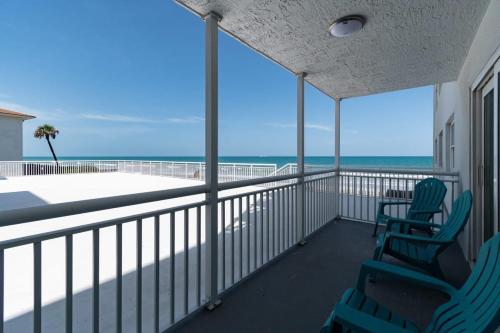 From $54pp - Oceanfront Updated Condo - Direct Beach Access, South ...