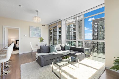 Ultra Luxurious 2.5 Bedroom 2 Full Bathroom 1 Parking Condo Near Sq1 Striking Views - Mississauga