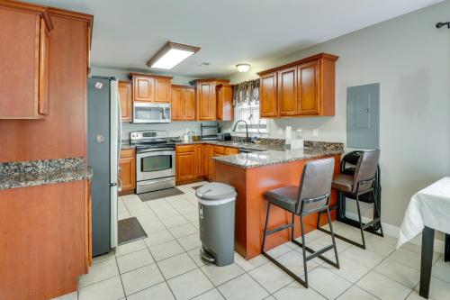 Centrally Located Hampton Roads Home W/ Game Room! - Norfolk, VA