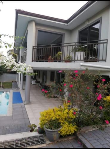 Bluebird Guest House - Amanzimtoti