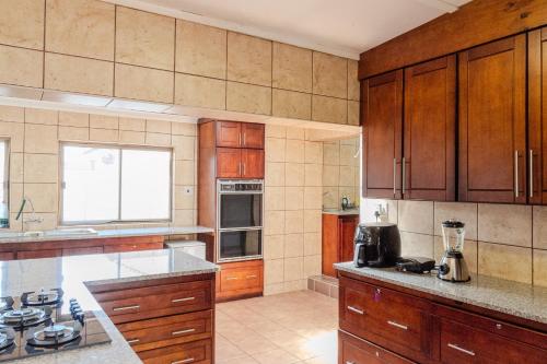 18 Churchill Avenue - 