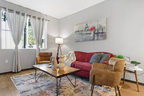 Luxurious 2bed 2bath Retreat In Prestigious Irvine - 塔斯廷