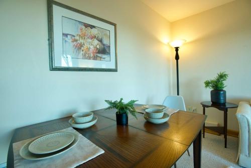 Serene King Suite Retreat On Quiet Mercer Island - Renton, WA