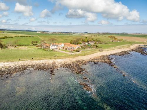 Caiplie Farmhouse, Caiplie, By Crail, Ky10 3jr - Fife