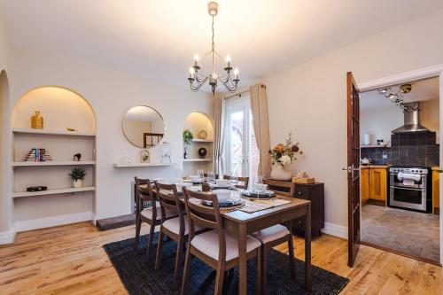 Cosy 3-bed, Sleeps 5, Free Parking, Long And Short Stays - Chester