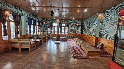 Qpoint Hotel - Kasol