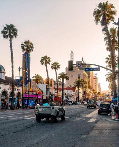5-star West Hollywood Living | Modern & Central - Hollywood, CA