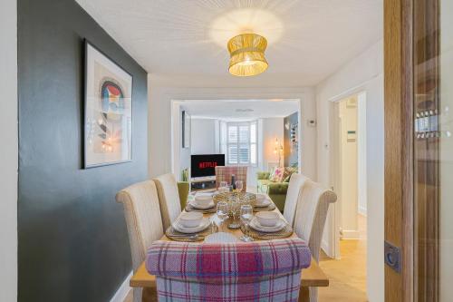 Elegant 4br Seaside Stay - Fast Wi-fi - Kemptown - 