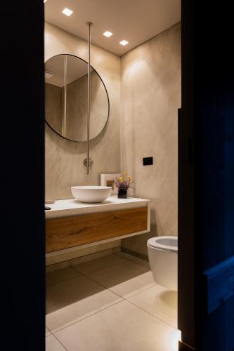 Luxury Art & Chromotherapy Apt-hospital District4 - Pavie