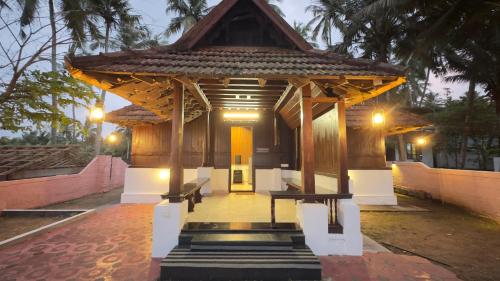 The Beach Heritage By Halcyon Traveltech Llp - Kovalam