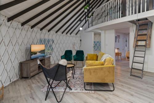 Florida Yurt Escape Nature And Comfort - Kissimmee, FL