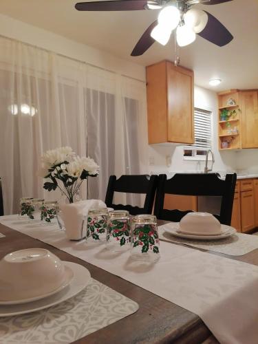 Beautiful Home With Your Own Entrance In Sandy - Sandy, UT