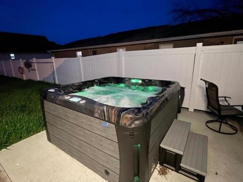 Cozy Pool & Hot Tub Retreat By Casino - Harpers Ferry, WV