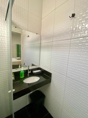 Casa Miriti Hostel - A 200m Da Basilica De Nazare - Belém
