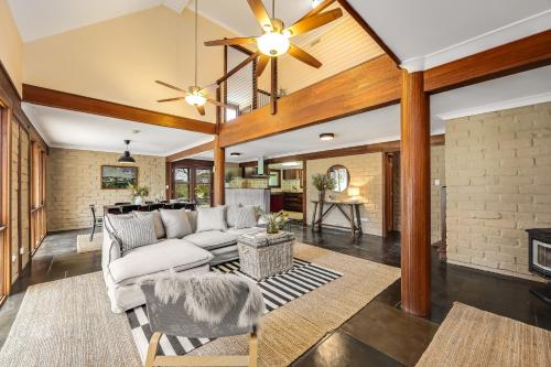 Adelaide Hill Luxury Amenities And Stunning Vistas - Adelaide