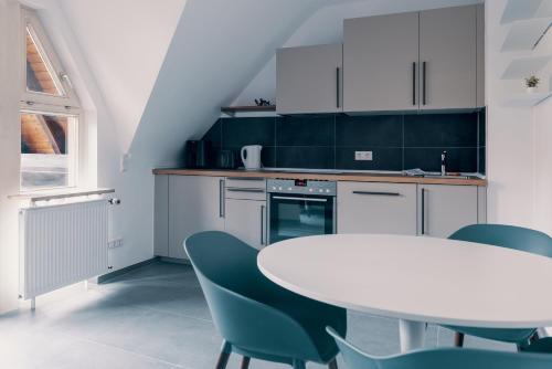 Moderne 2 Zimmer Wohnung Im Herzen Von Karlsruhe 64m2 2 Og - 喀斯魯
