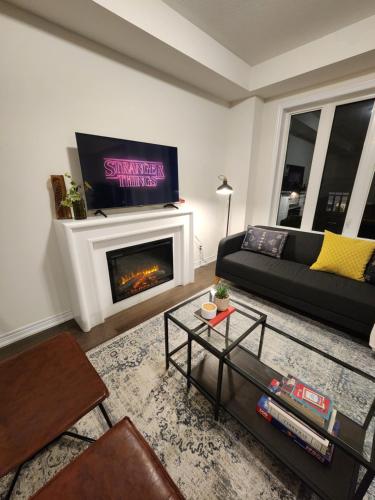 Cozy Home For 10 People - Kitchener