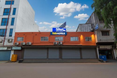Fabhotel Nidhivan - Nr Sarvottam The Restaurant - Surat
