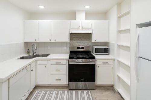 Quaint 1bd 1ba Bungalow - Sorrento Beach, Santa Monica