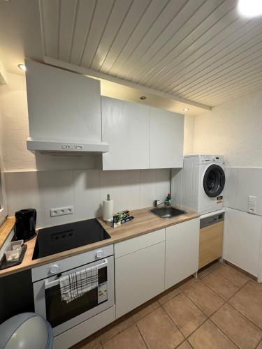 Ferienwohnung Monteurwohnung Business Appartement Langenfeld - Langenfeld