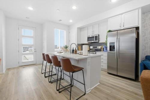 Sleeps 8, Fire Pit, Near Dia & Downtown Denver - Brighton, CO