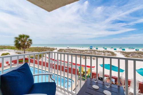 Epic Gulf & Beach Views With Balcony, Beach Supplies, & Pool - St. Petersburg, FL