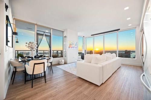 Luxury 39th-floor Sky Residence, Ocean Views - Petco Park - San Diego