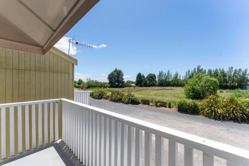 Trailside Escape - Lake Taupo Holiday Home - Tūrangi
