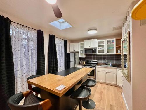 Downtown Midcentury Studio Plus 3 Mins To Farmers Mkt - Las Cruces, NM