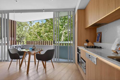 Calibre Greenview - Life In Sydney's Fashion Hub - Surry Hills