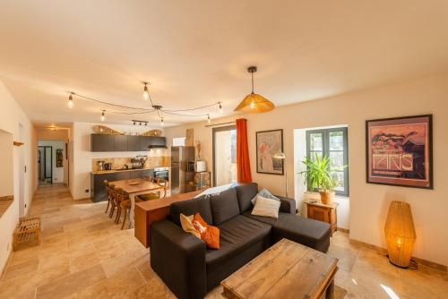 Le Gite Alba - Location saisonnière, 689 Reces, 46700 Floressas (France ...