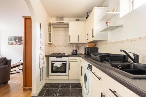 Charming Cosy Coach House In Fishponds Bristol - Bristol