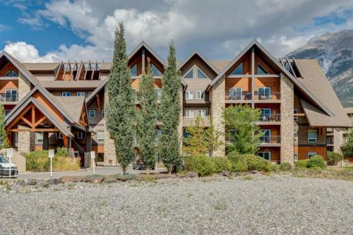 Rockies Getaway Condo With Mountain View - Canmore