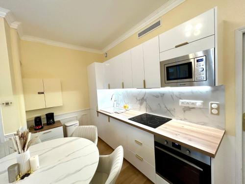 Apartment 4* - 85 Sqm - Grenelle - 8p - Paris