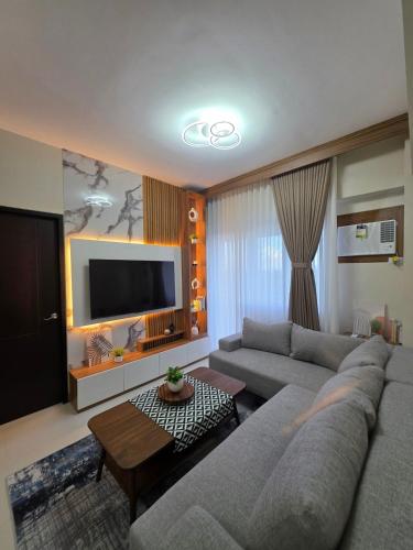 Two Regis Bacolod Cozy 1br Condo With Balcony - Bacolod
