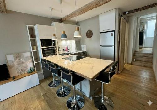 Appartement T2 Design Renove - Centre Historique - Wifi & Tout Equipe - Perpignan
