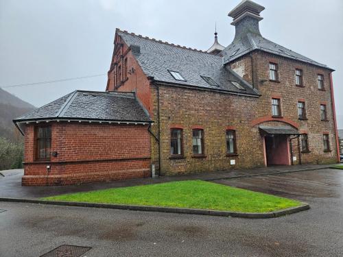 Old Distillery With Private Parking - Fort William